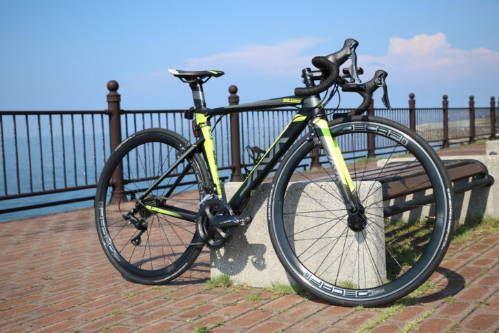 結局のところJAVAのロードバイクはアリだったのか？【JAVA Bikes SILURO2】 | 息切れポタリング